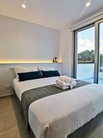Apartamento luxo | 3 quartos, ferros/tábuas de passar roupa, Wi-Fi de cortesia