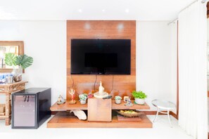 Apartamento | Sala de estar | Televisor de 32 polegadas com canais digitais 