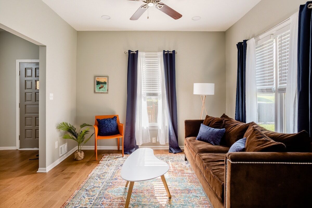 Backyard Oasis - Fire Pit - Walk To Brewery/coffee - Kansas City, MO