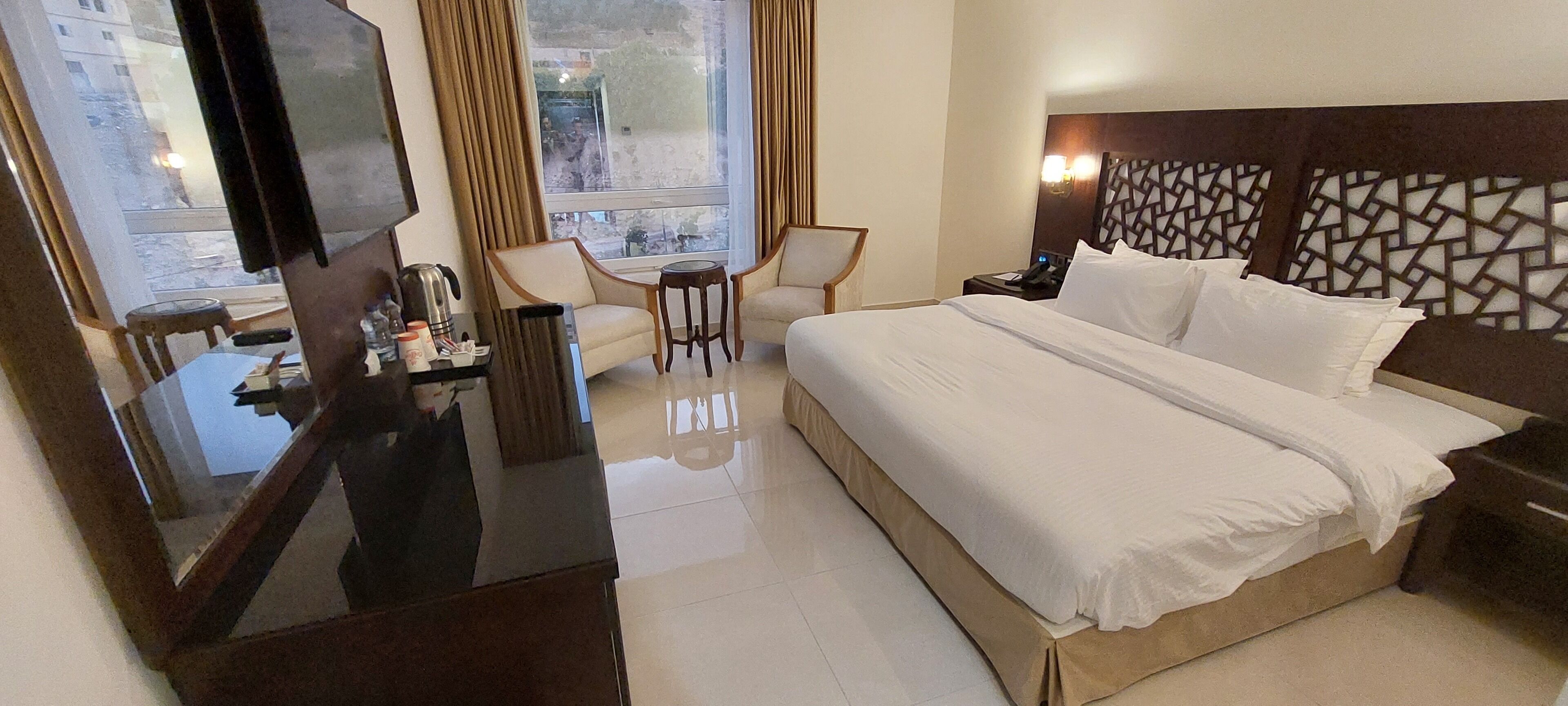 Roupa hipoalergénica, camas de colchão Select Comfort, minibar grátis 