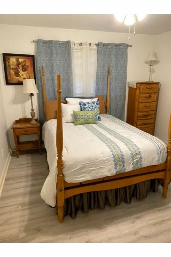 Amazing Home Away From Home In The Heart Of Snellville - Lawrenceville, GA