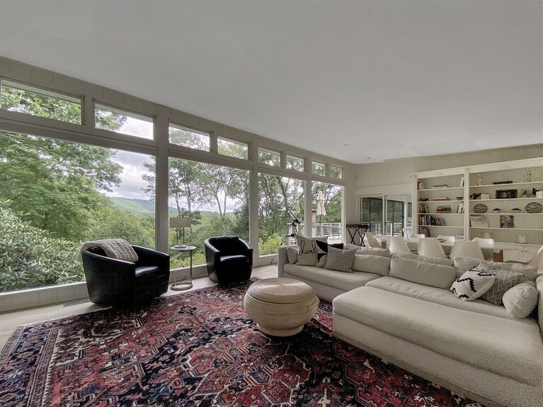 The Tree House | Elegant Mid-century Modern With Guest Cottage & Hot Tub - Highlands, NC