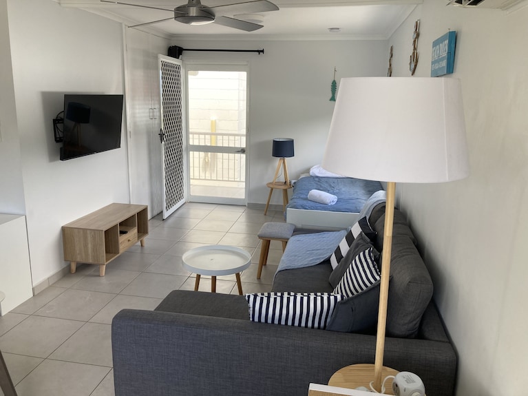 Driftwood On The Beach - Up Stairs Unit 7 - イェップーン