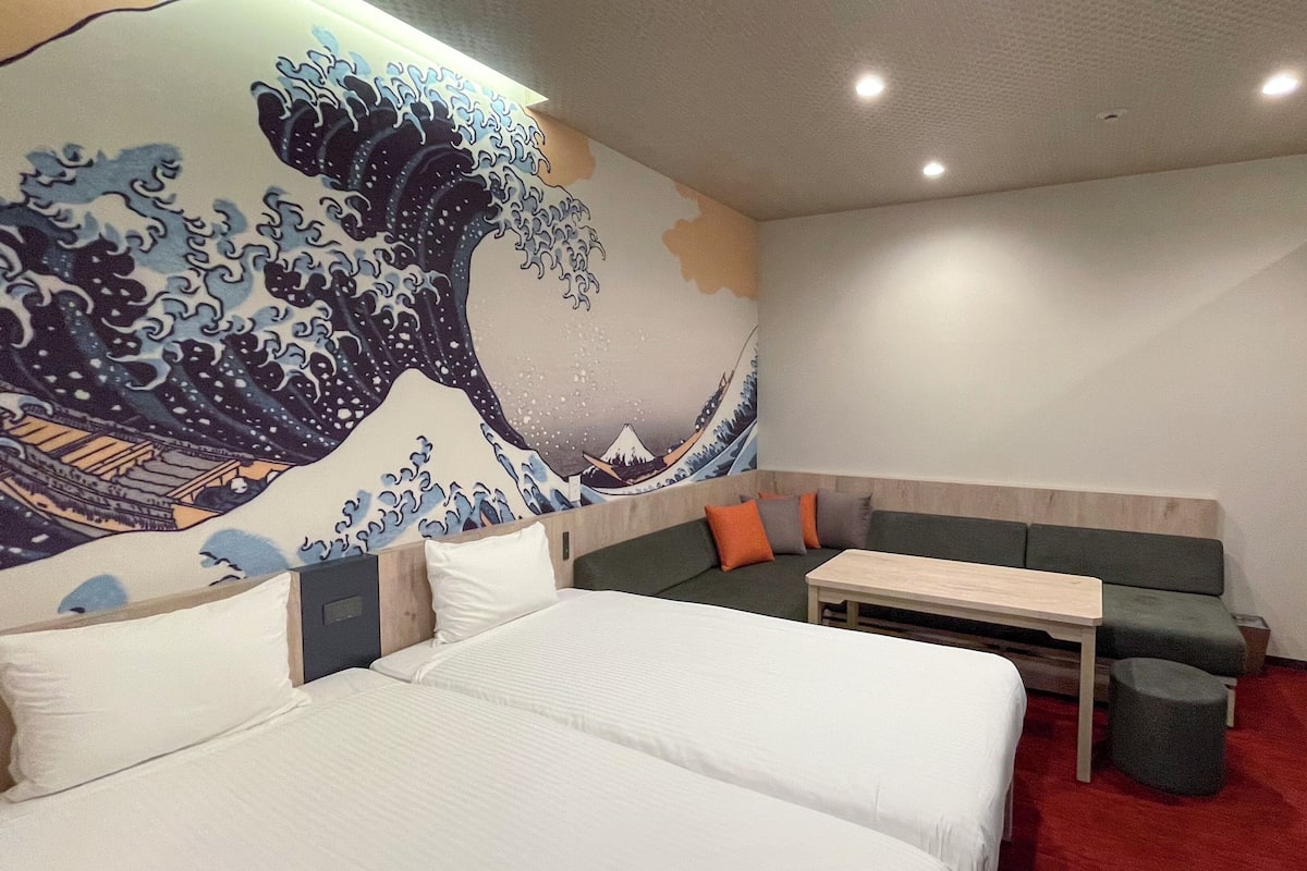 Quarto Superior, não fumadores (1-3pax,Family Hokusai, Basement Floor) | Edredões de penas, cofre no quarto, secretária, ferro/tábua de engomar