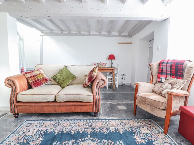 1 Hendom, Character Holiday Cottage, With Open Fire In Llangollen - Llangollen