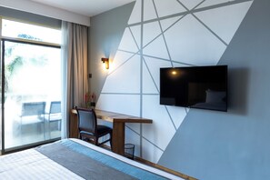 Cofres nos quartos, berços grátis, Wi-Fi de cortesia, roupa de cama