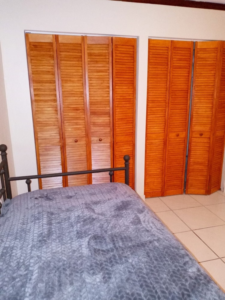 Pool Home In Miami - Kendall, FL