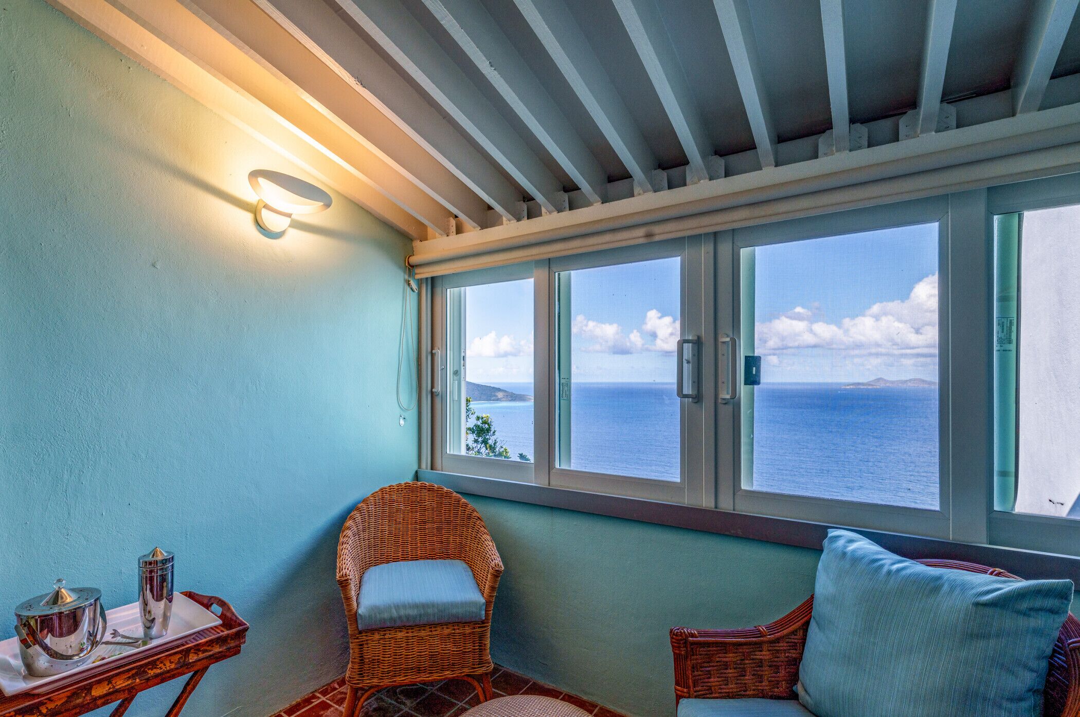 Spacious 2br Condo With Amazing Views & A Great Location! - Saint Thomas