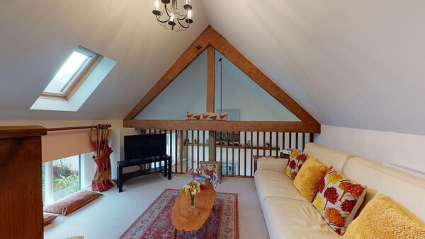 Otter Barn - Two Bedroom House, Sleeps 3 - Budleigh Salterton