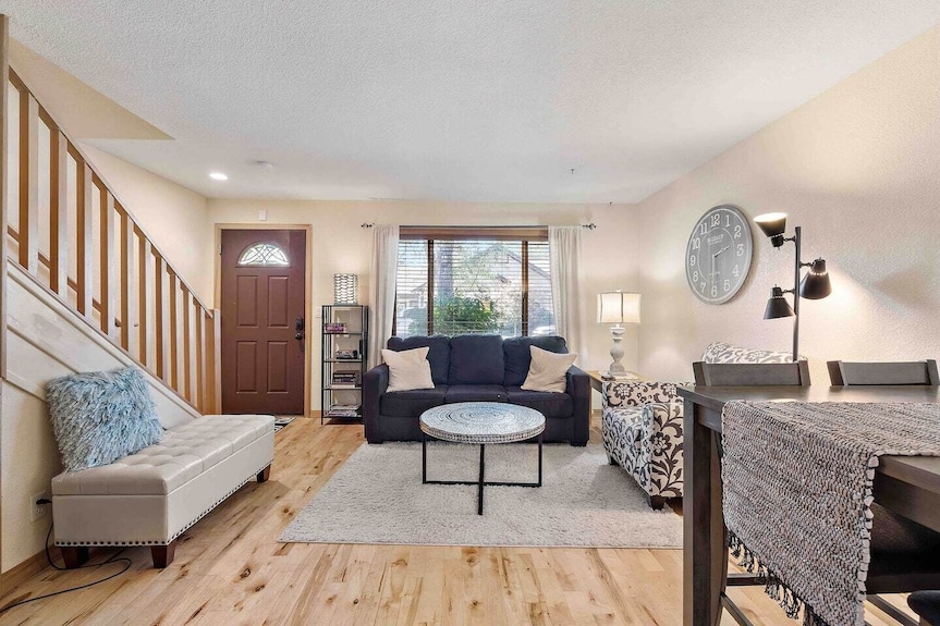 Cozy Condo Within Walking Distance To Downtown Coeurdalene And The Lake - Coeur d'Alene, ID