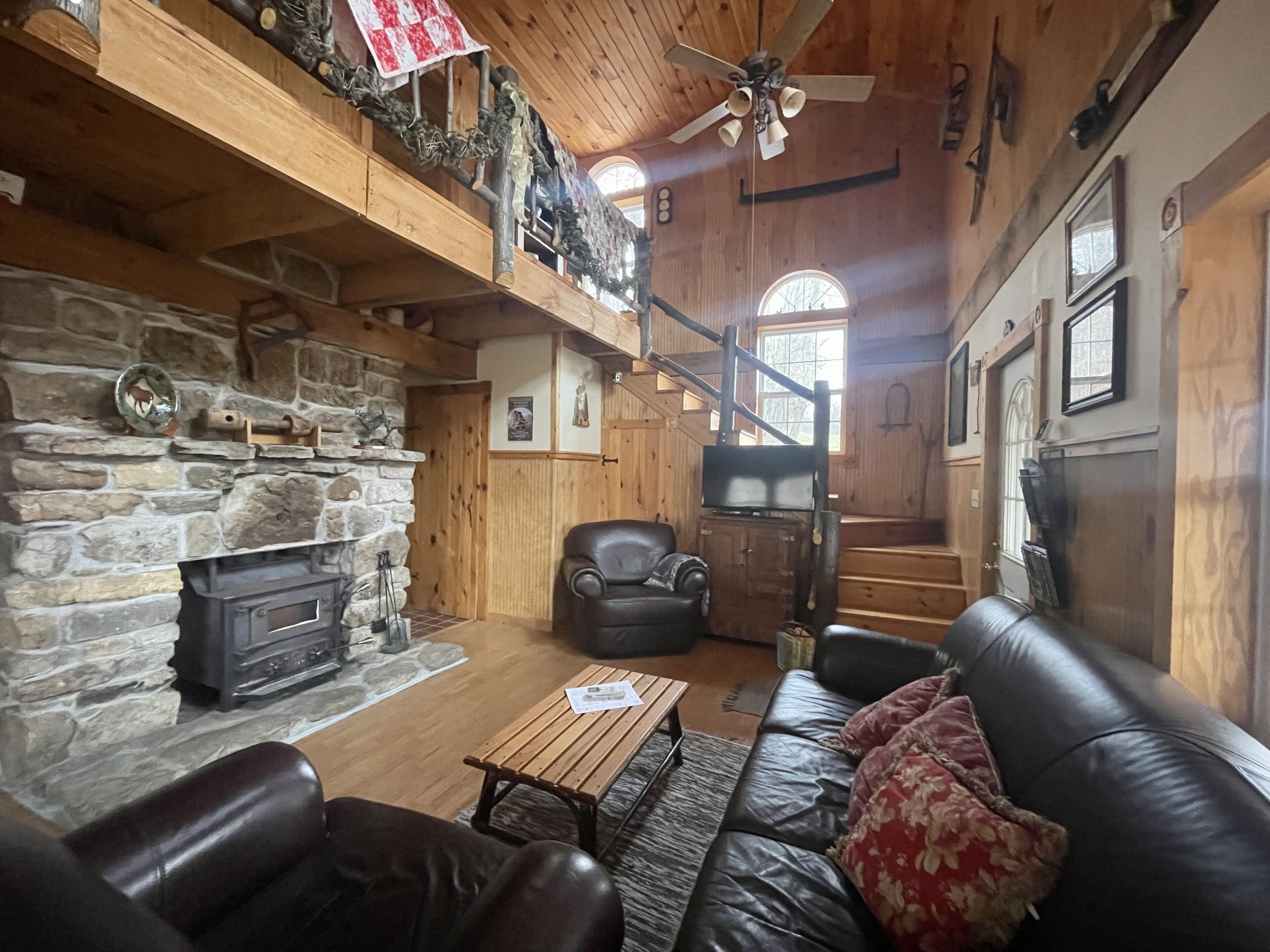 Creekside Cabin Vacation Rental - Huntingdon County