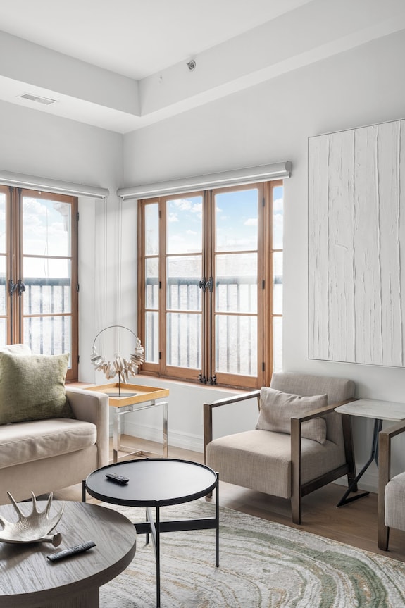 Stunning 3br 3ba Apt Central Old Mtl | St Paul St - Montreal