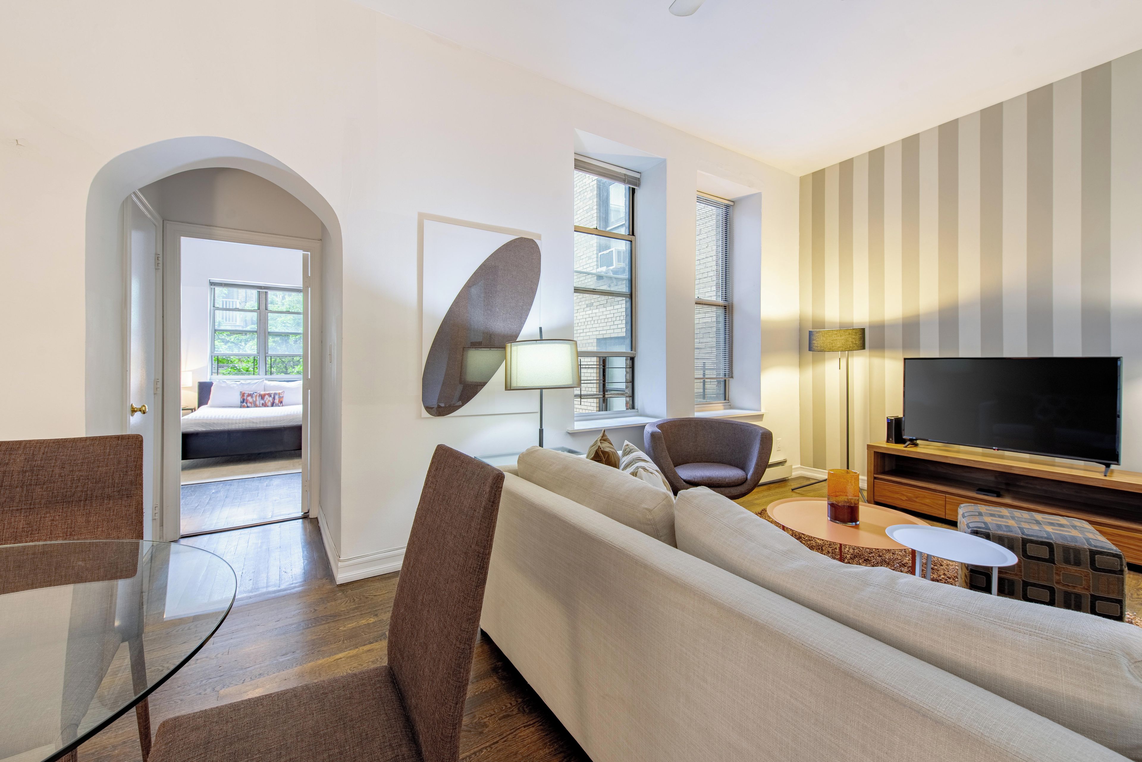 Historic Uws | High Ceilings & Pet-friendly - Englewood, NJ