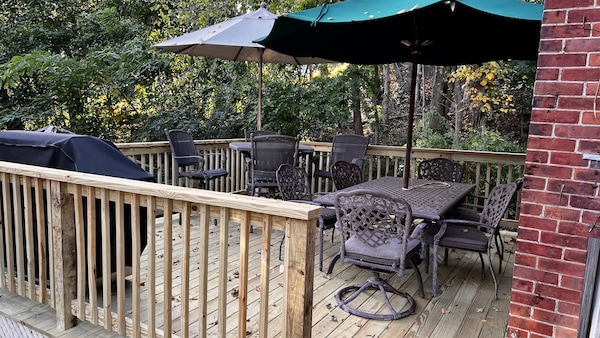 Modern Luxury Home 1 Minute Walk To Mohegan Sun - Norwich, CT