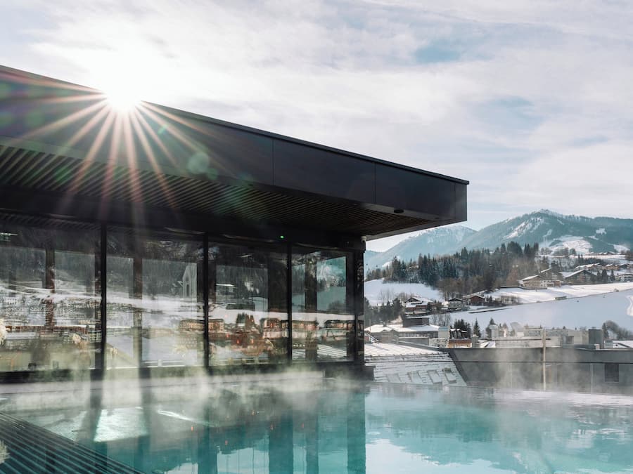 Sauna, banho turco, massagens de pedras quentes, massagens pré-natais