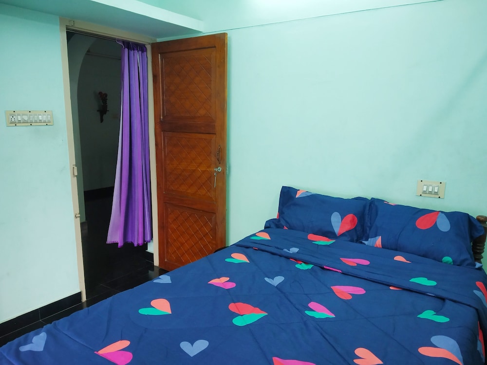 Cheerful 2-bd House Near Trivandrum City. - Thiruvananthapuram