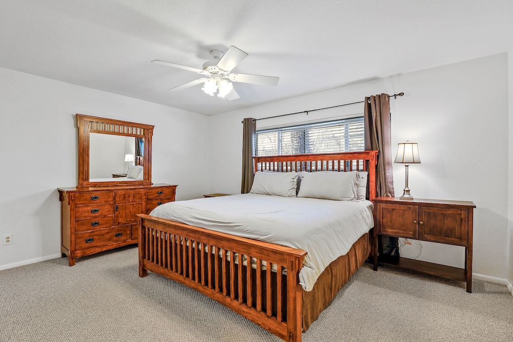 Oakmont Retreat | Summer Living In The Country Club - Flagstaff, AZ