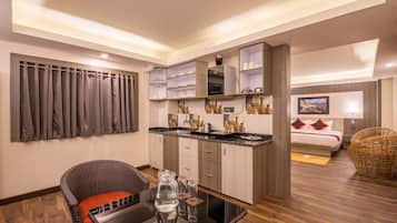 Apartment | Sala de estar | TV de ecrã plano