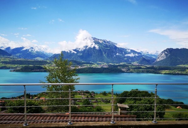Chalet With Panoramic Views Of The Mountains Of The Oberland And Lake Thun - Thun