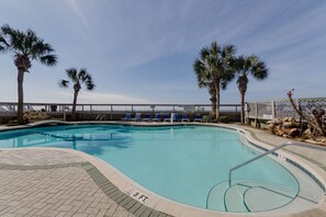 Apartamento em Condomínio Fechado (Edgewater Tower 2 Unit 505 (2/2)) | Exterior