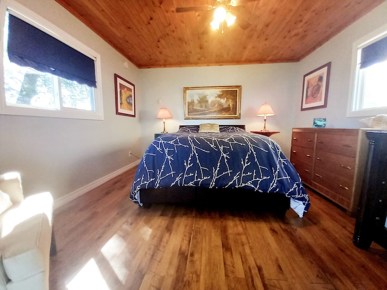 7 Bdrm. Waterfront Hideout 1000islandsgetaway - Gananoque