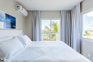 Quarto Quádruplo Clássico | Cortinas/cortinados opacos, ferro/tábua de engomar, Wi-fi grátis 