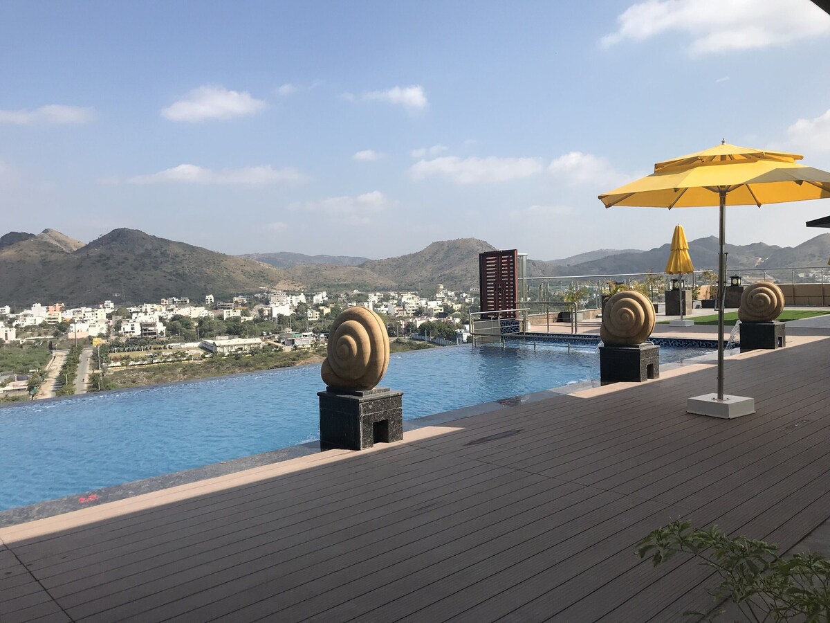 Howard Johnson by Wyndham Udaipur Roop Nagar Reviews, Deals & Photos ...
