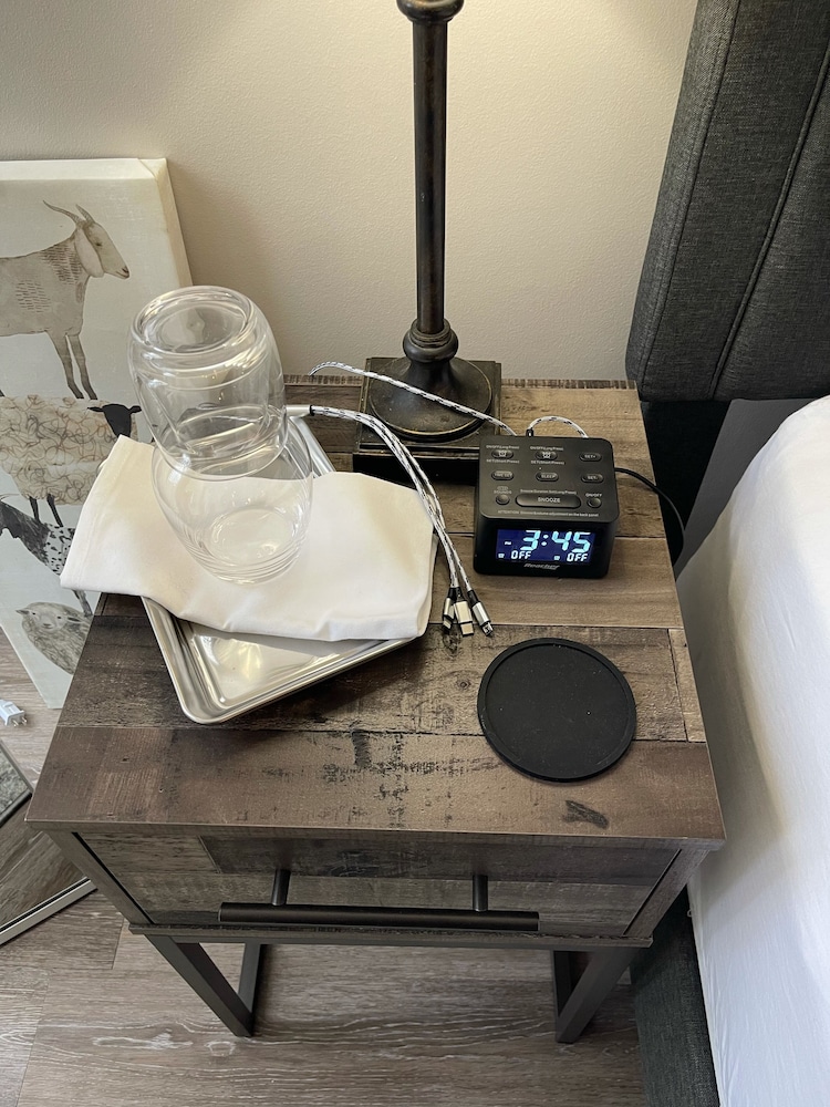 Private Entry, Kng Sz Bed, Kitchenette,  Pets Welcm, Cozy, Completely Separate! - Kansas (State)