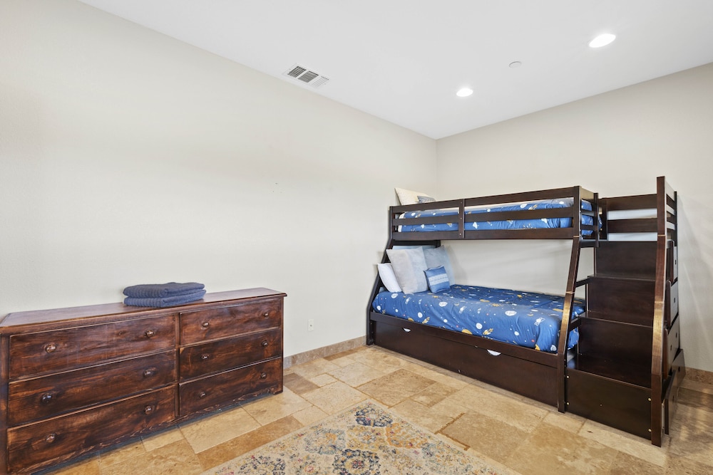 Yucca Mesa - Roomy, Private, Close To Everything - Yucca Valley, CA