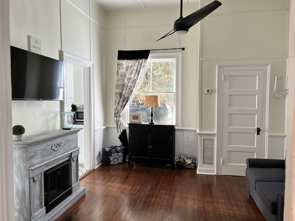 Historic Drs Cottage Frm 1864 W Charm Of Modern Getaway Travel Rn\/corp Contract - Summerville, SC