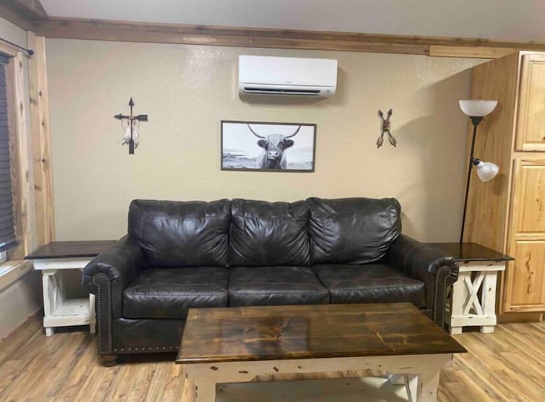 Cozy One Bedroom Cabin With Lake View - Louisiana