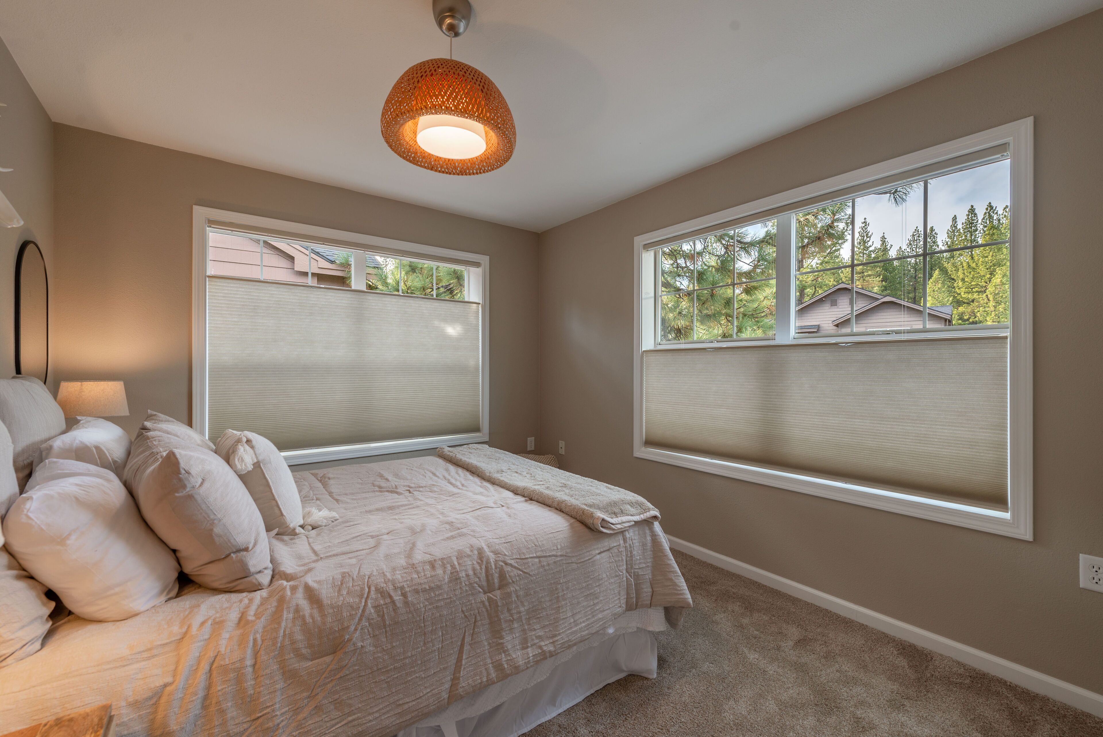 Remodeled Townhome In Spring Creek- A Mountain Lifestyle Community In Truckee - Truckee, CA