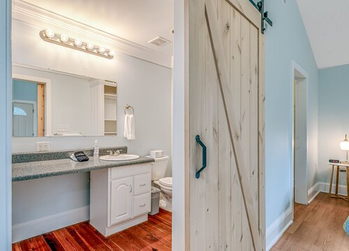 Anchors Away In Park Circle W/ King Suite - North Charleston, SC