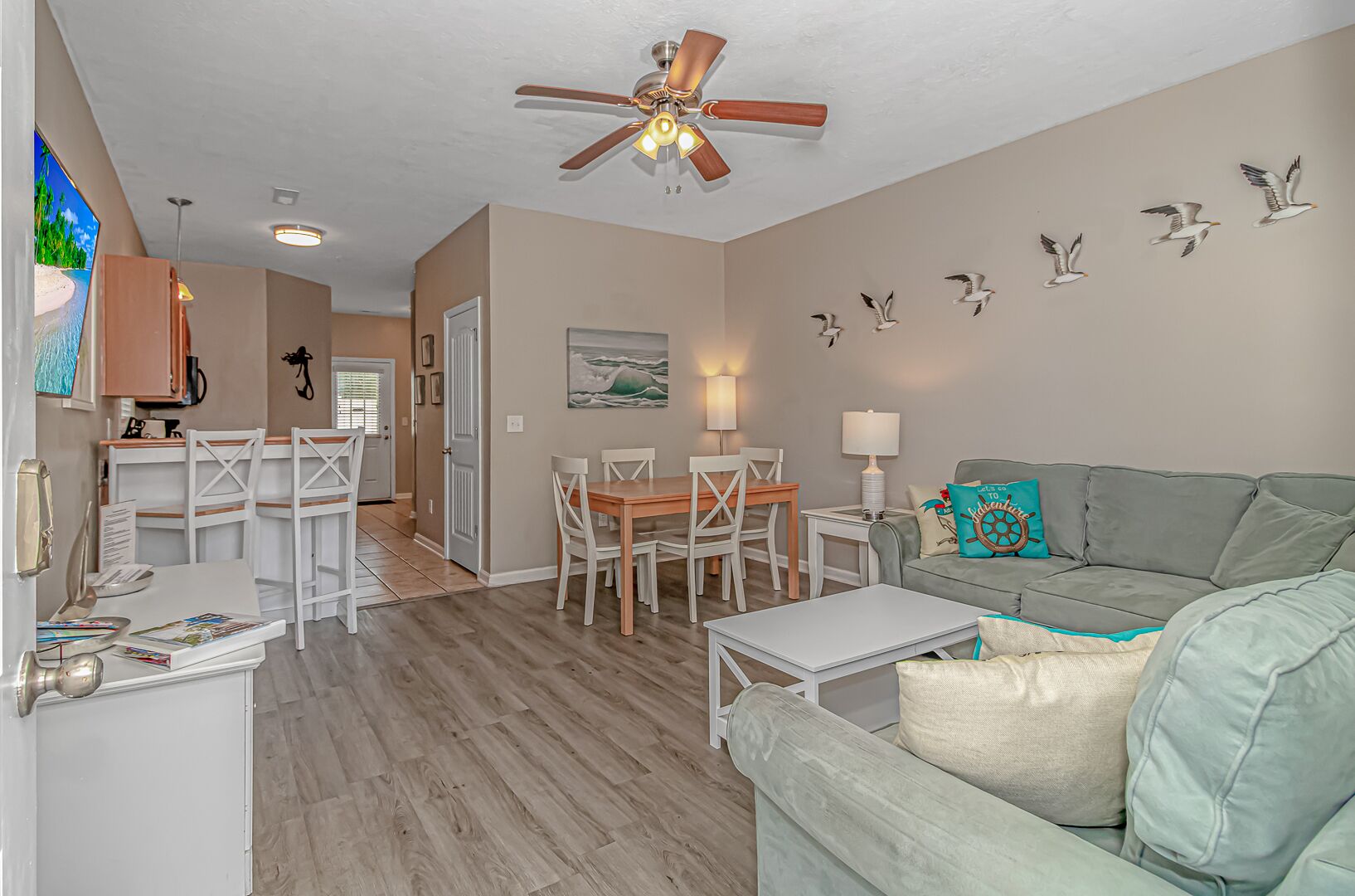 Mermaids Dream Short Walk From The Waves & Pool - Myrtle Beach, SC