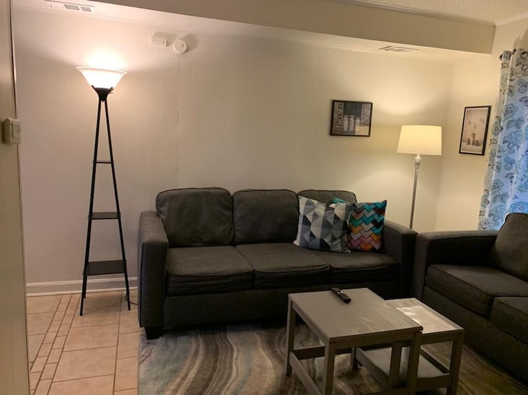 Suite 6, Sleep 4, Walk To Attractions In Uptown - Cotswold - Charlotte