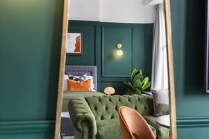 Apartamento Nobre | 1 quarto, secretária, secretária adequada para computadores portáteis 