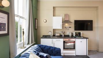 Apartamento galeria | 1 quarto, escrivaninha, espaço de trabalho para notebook
