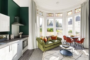 Apartamento Elite | 1 quarto, secretária, secretária adequada para computadores portáteis 