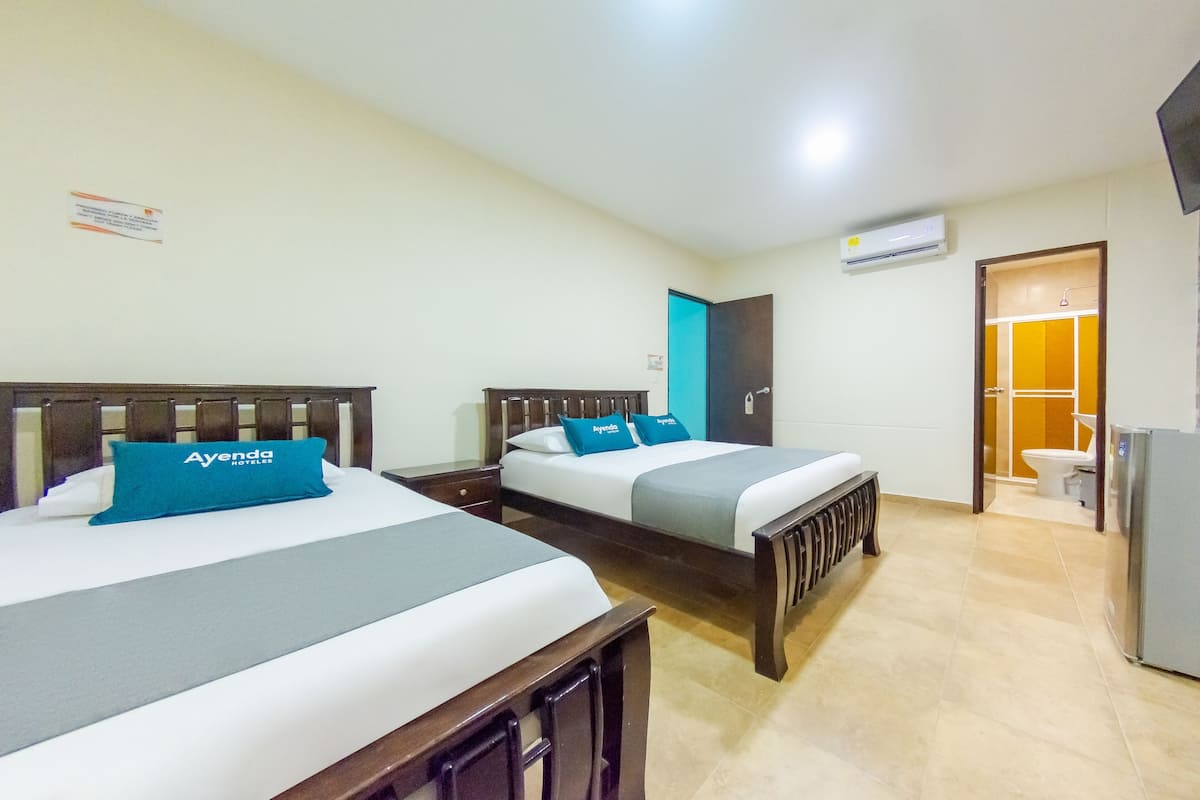 Quarto triplo standard | Roupas de cama antialérgicas, frigobar, escrivaninha