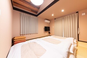 Apartamento Familiar, não fumadores (102) | 2 quartos, Wi-fi grátis, roupa de cama fornecida 