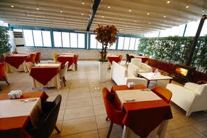 Café da manhã e jantar