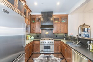 Condo, 2 quartos | Cozinha privada