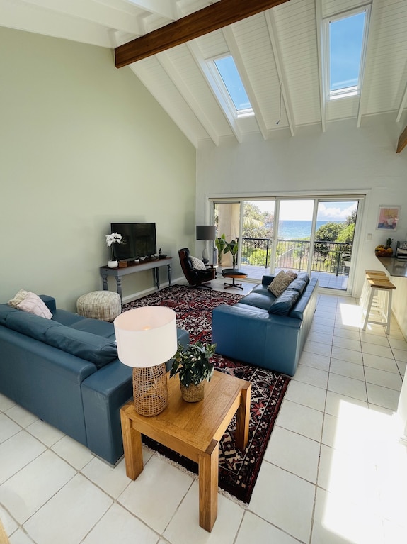 Absolute Beachfront Holiday Home With Private Heated Pool - 디아먼드 비치