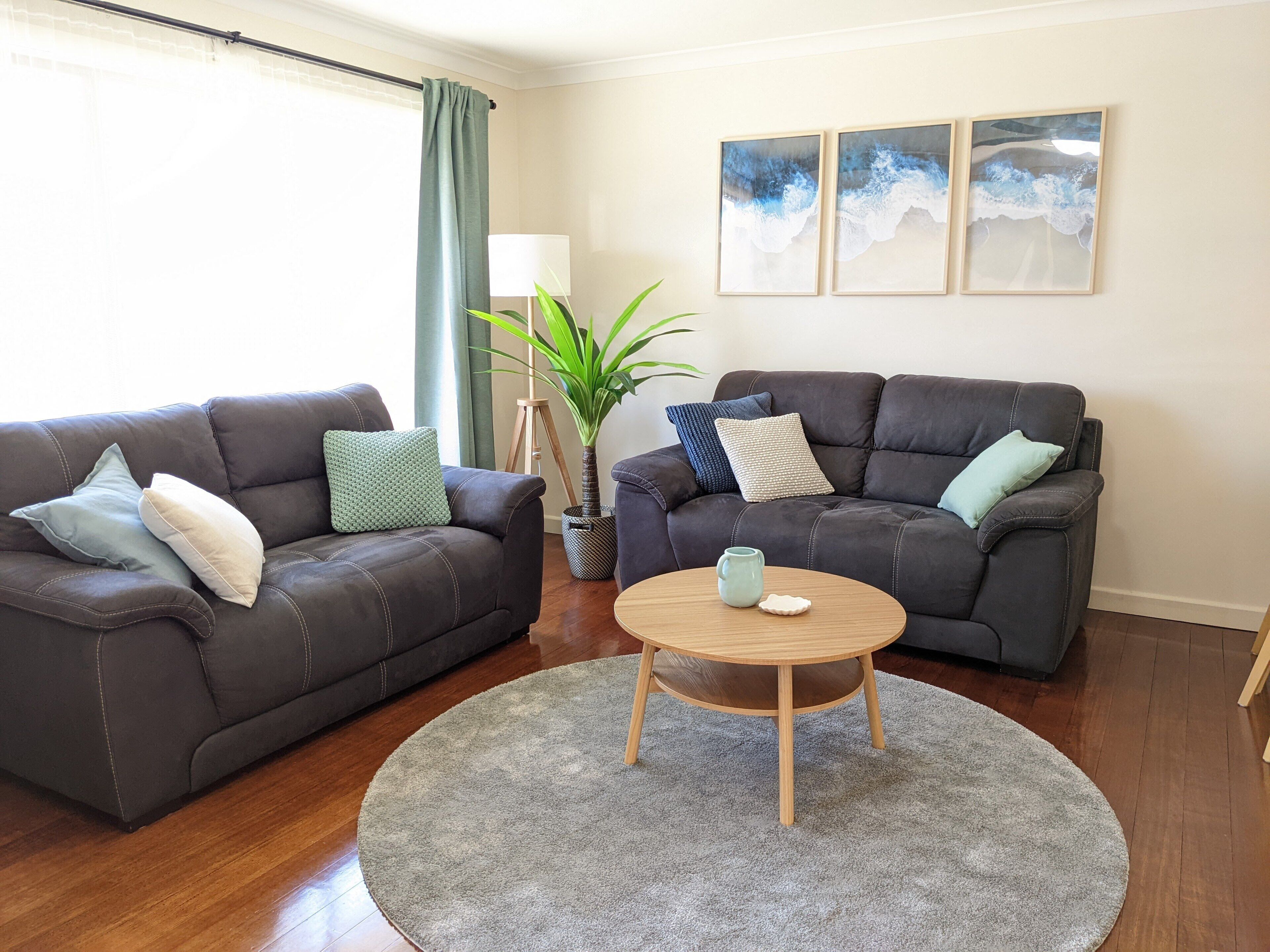Altona Beachfront Haven - 1 Bed, 1 Bath - Point Cook