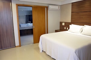 Suite Presidencial, acessível, vista para o mar | Minibar, cofre no quarto, secretária, cortinas/cortinados opacos