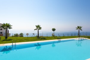 Piscina exterior sazonal 