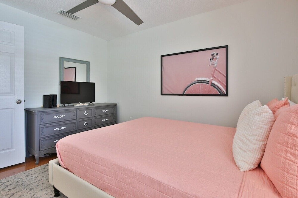 Tranquility Found Heated Saltwater Pool + Spa - Ellenton, FL