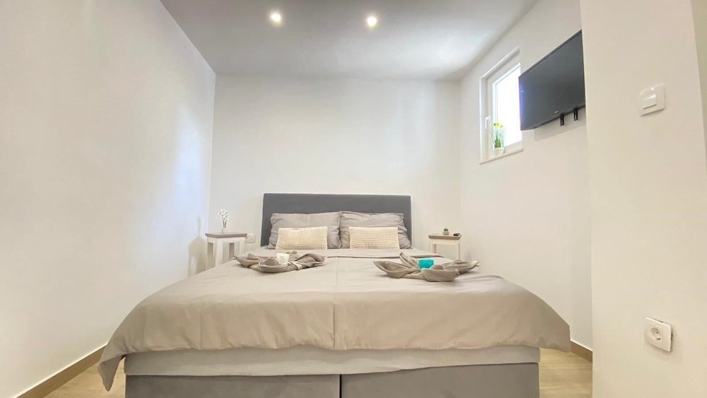 Wundeschönes Ferienhaus Mit Eigenem Pool - Skradin