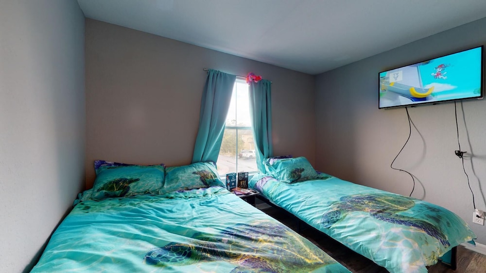6 Min To Disney, Walk To Fun Spot, Heated Pool/ Slides, Comfy Beds, And Big T.vs - Lake Buena Vista, FL