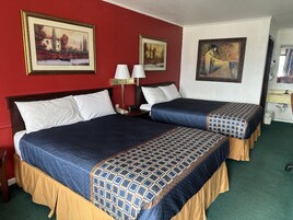Two Queen Bed Non Smoking | Wi-fi grátis, roupa de cama fornecida 